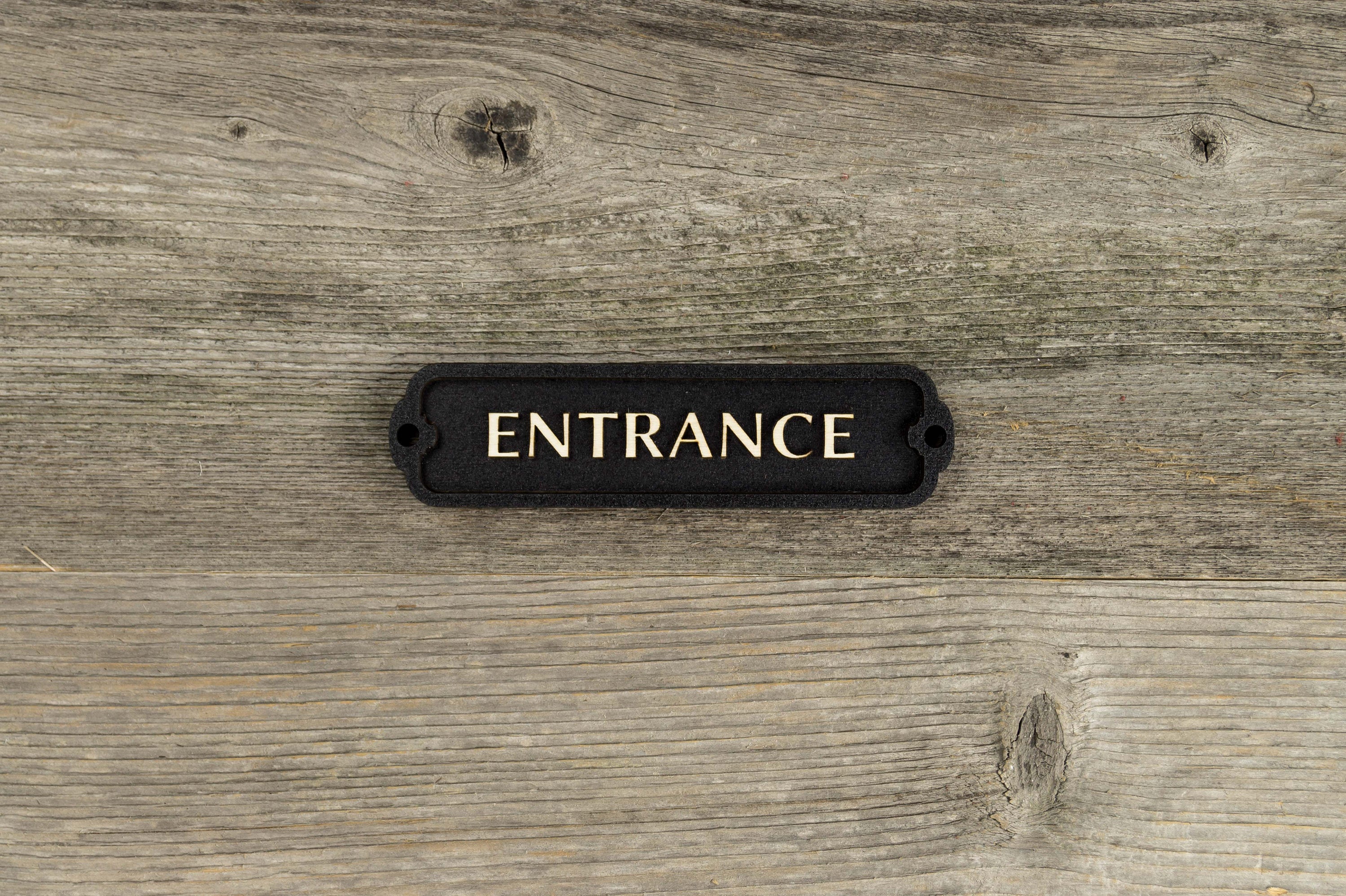 Entrance Door Sign – woodendoorsign.com by Etch.pl